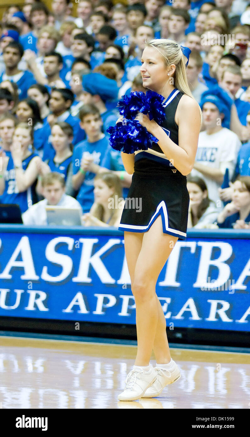 Duke cheerleader hi-res stock photography and images - Alamy