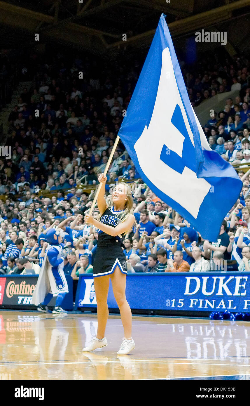 Duke cheerleader hi-res stock photography and images - Alamy