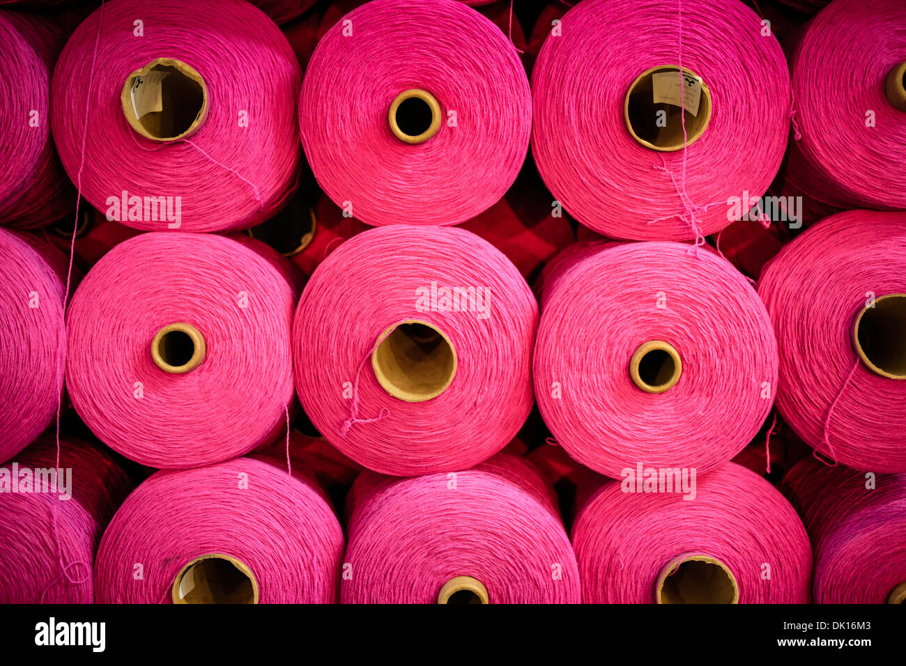 Pink yarn for weaving hi-res stock photography and images - Alamy