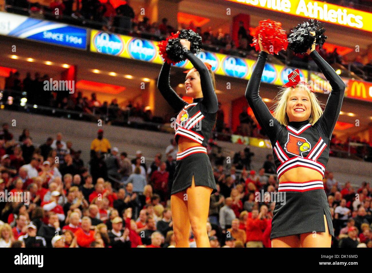 Louisville cheerleaders hi-res stock photography and images - Alamy