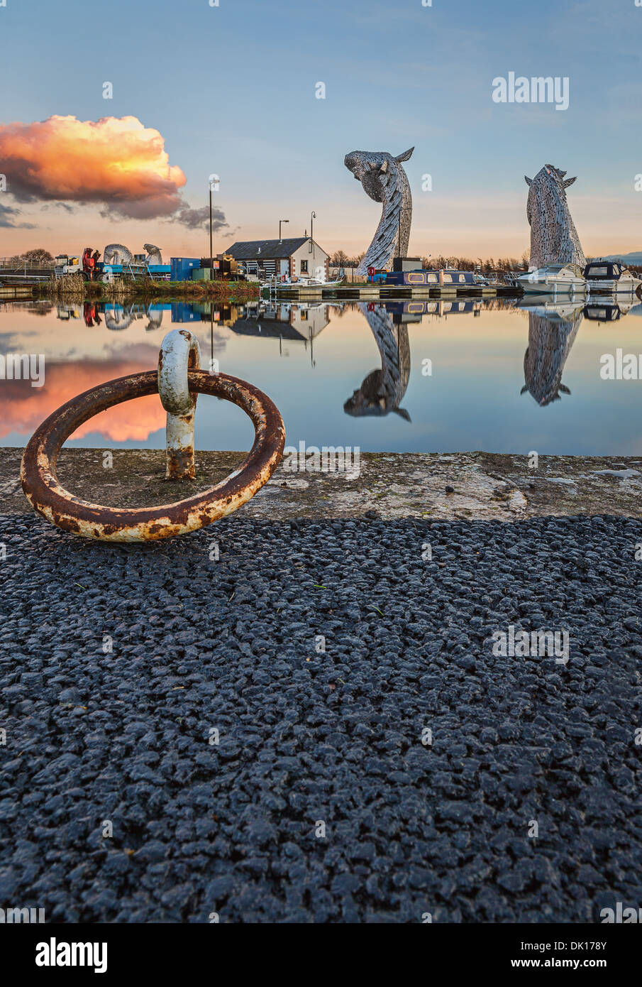 The kelpies at the helix park at falkirk hi-res stock photography and ...