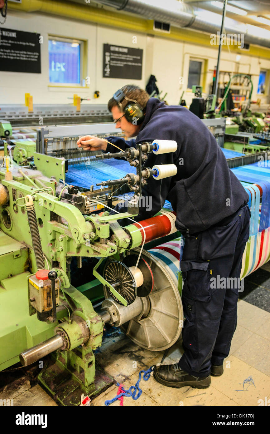 Modern weaving hi-res stock photography and images - Alamy