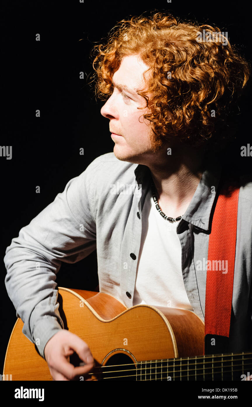 Uk singer tony hi-res stock photography and images - Alamy