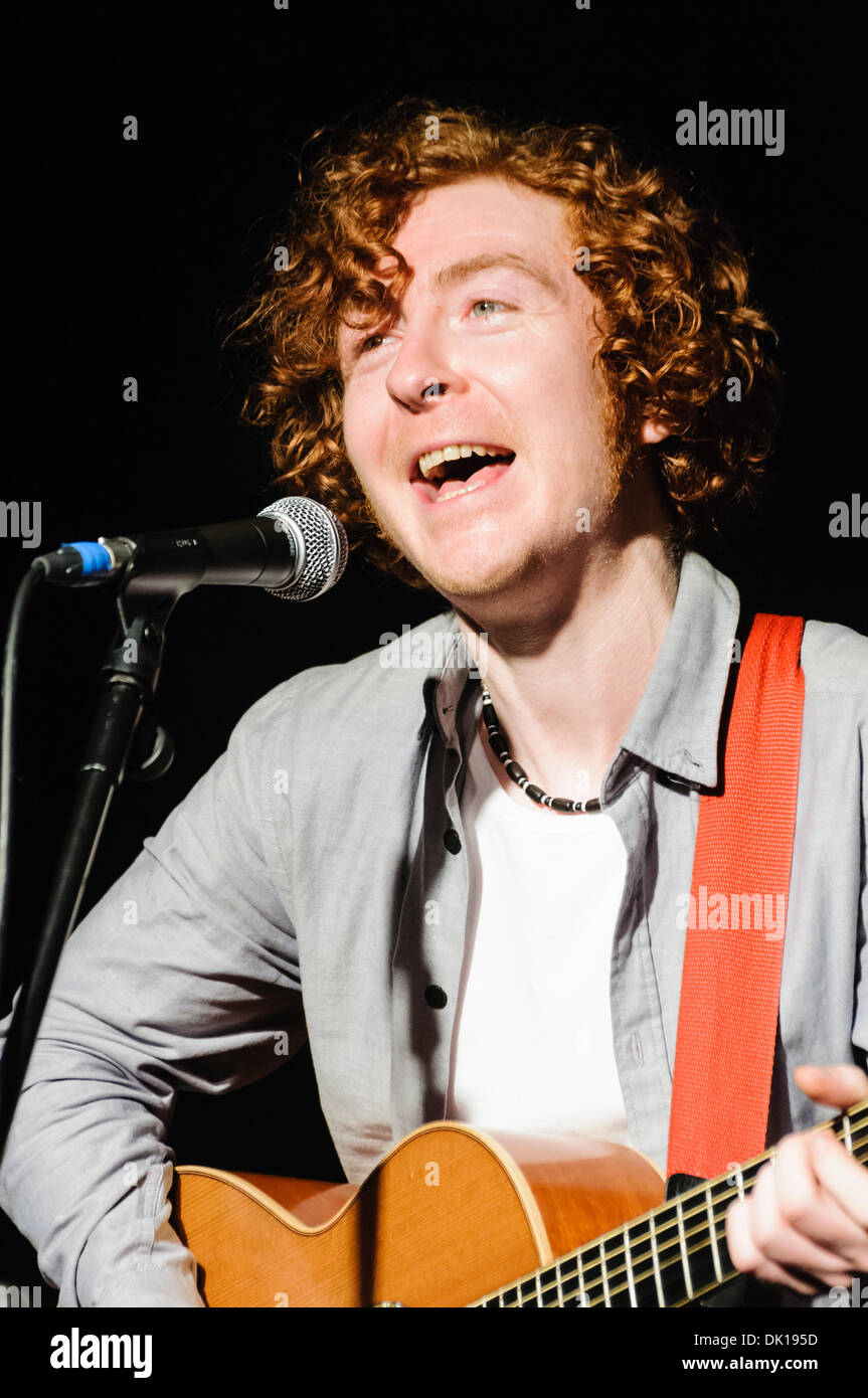 Uk singer tony hi-res stock photography and images - Alamy