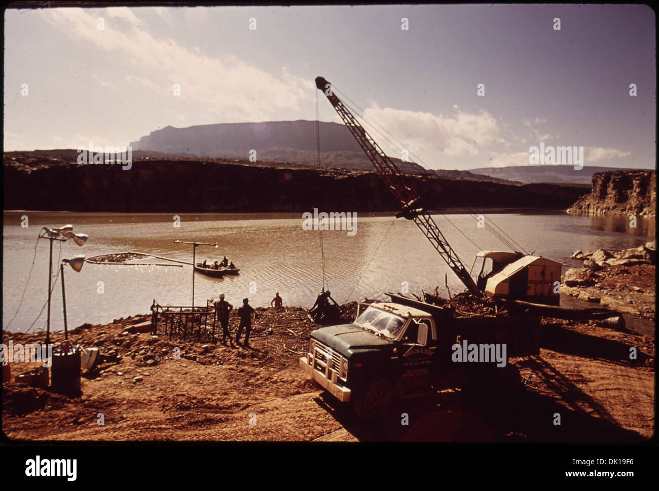 Artisanal and small scale mining hi-res stock photography and images ...