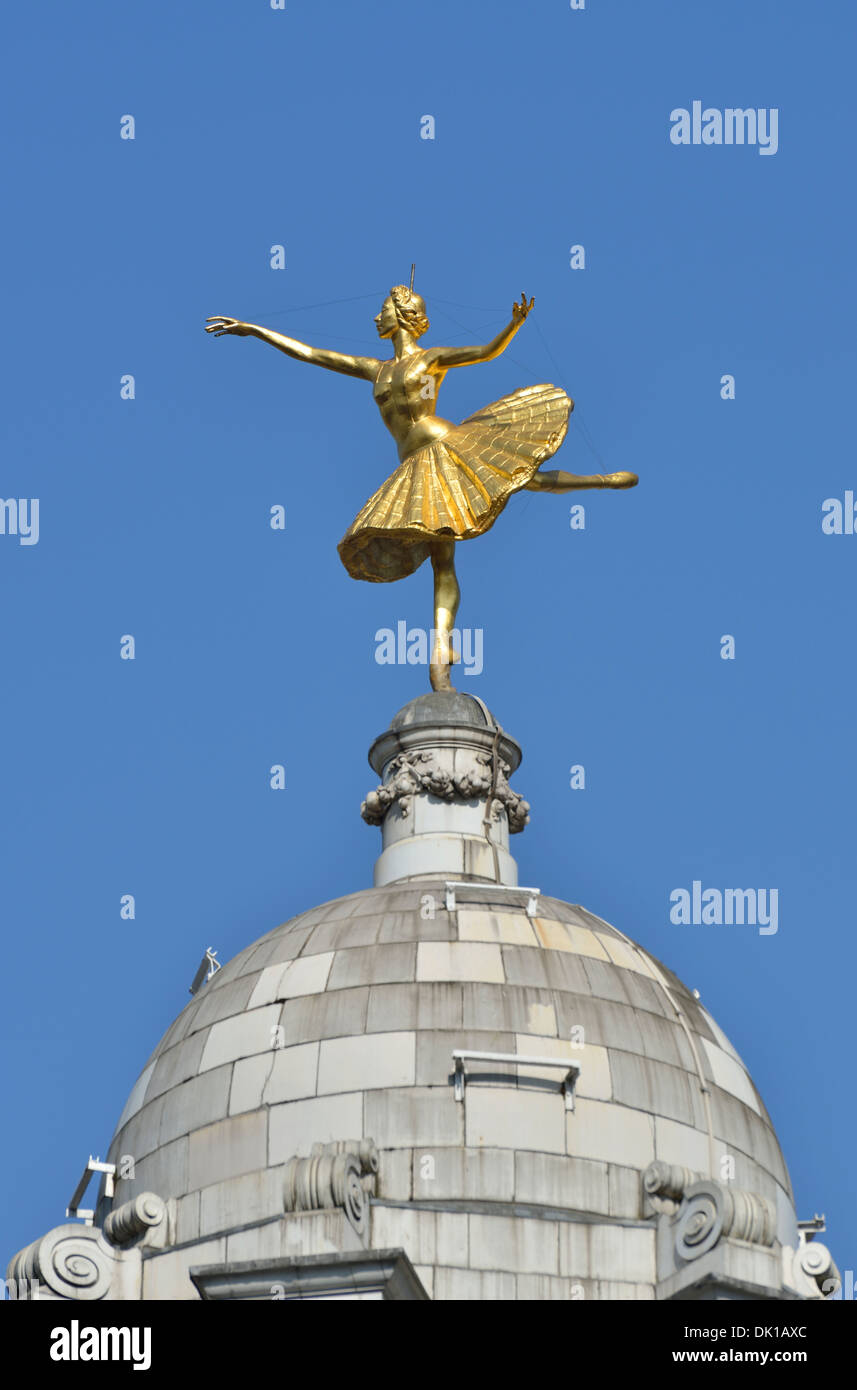Statue of dancing ballerina Anna Pavlova on top of the Victoria Palace Theatre, Victoria, London ...