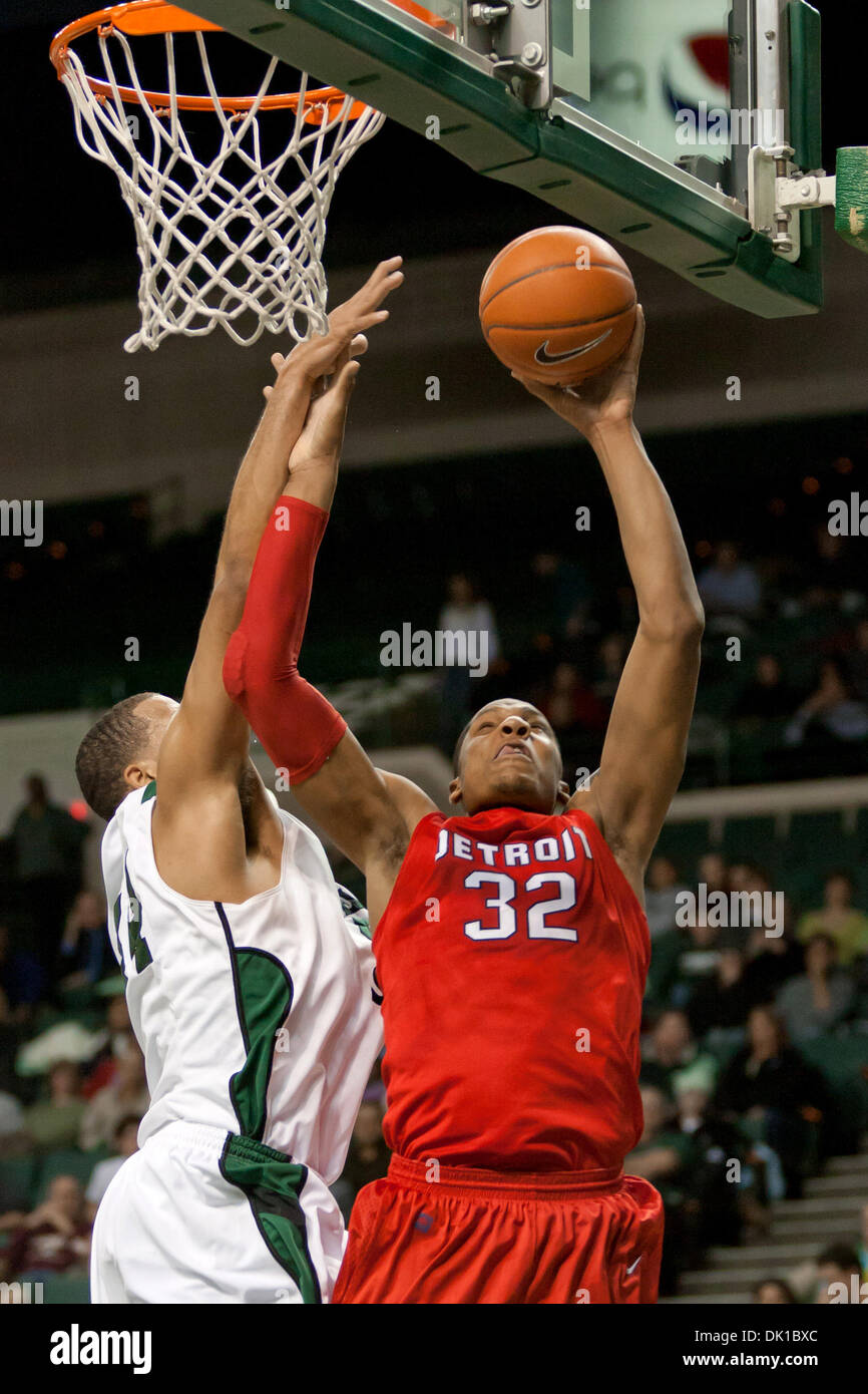 Detroit titans mens basketball hi-res stock photography and images - Alamy