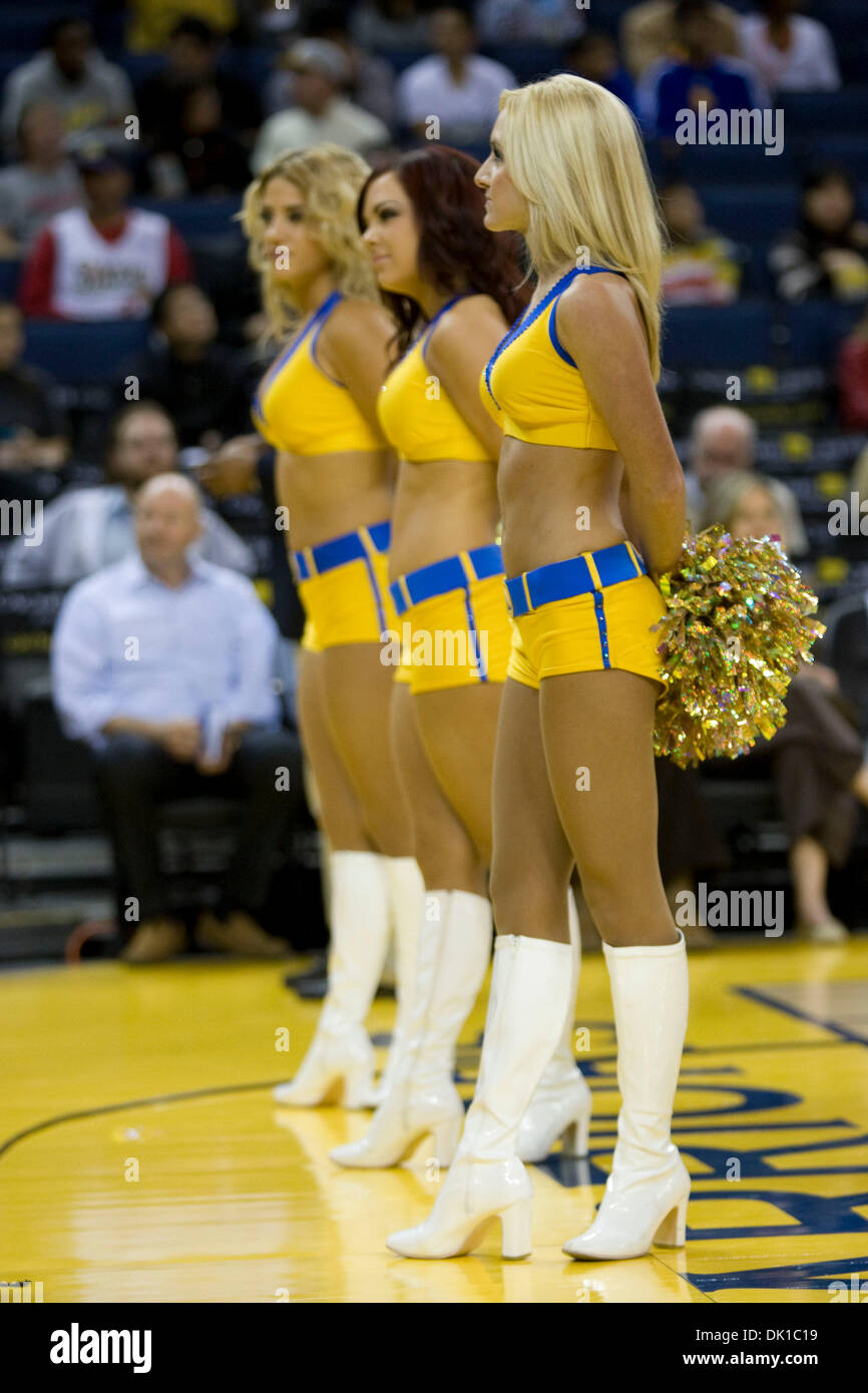 Golden girls cheerleaders hi-res stock photography and images - Alamy