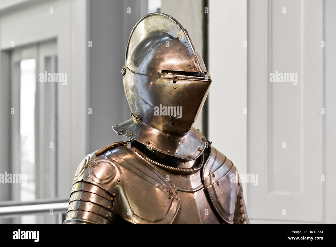 Medieval plate armour hi-res stock photography and images - Alamy