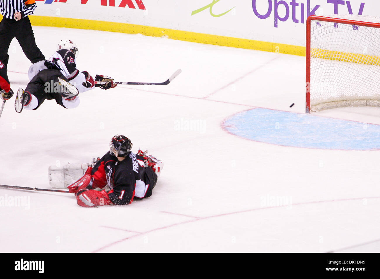 Jan. 21, 2011 - Vancouver, British Columbia, Canada - Giants #19 Nathan ...