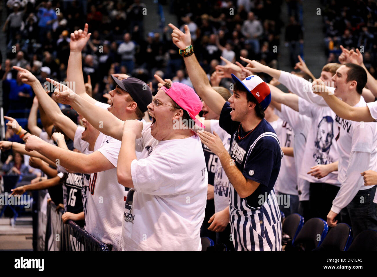 Uconn fans hi-res stock photography and images - Alamy