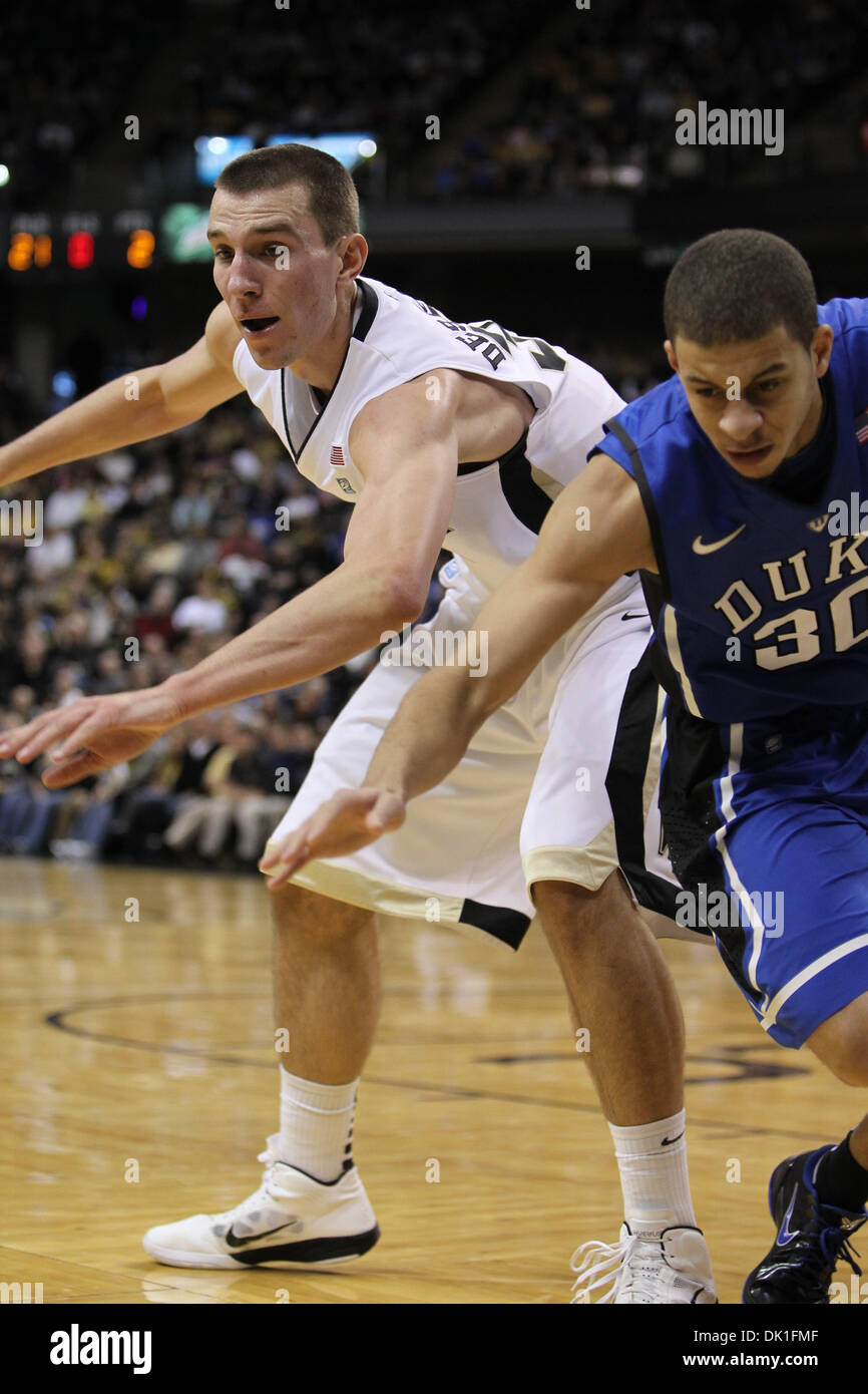 S 22 33 32 hi-res stock photography and images - Alamy