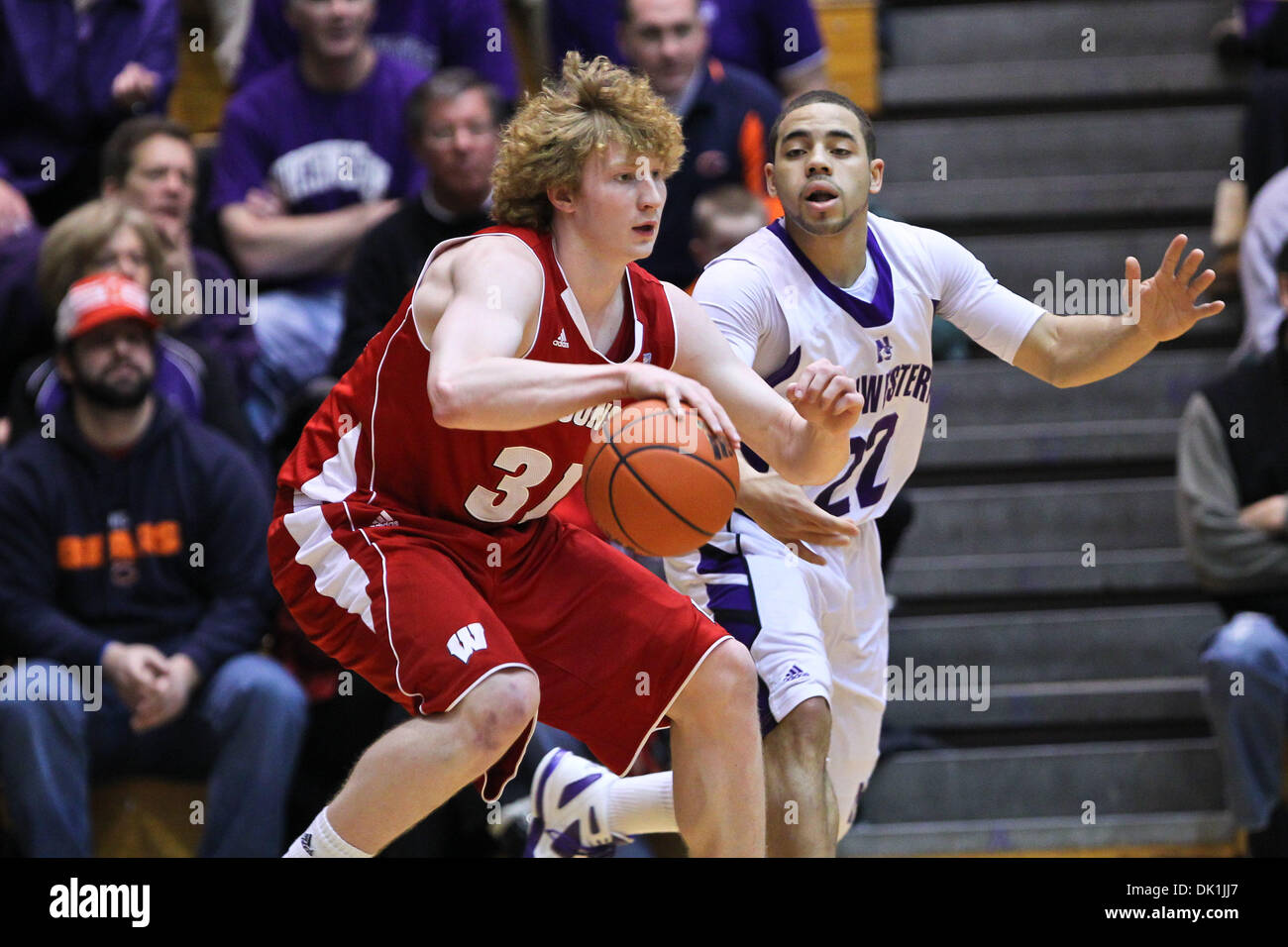 Wisconsin badgers forward mike bruesewitz hi-res stock photography and ...