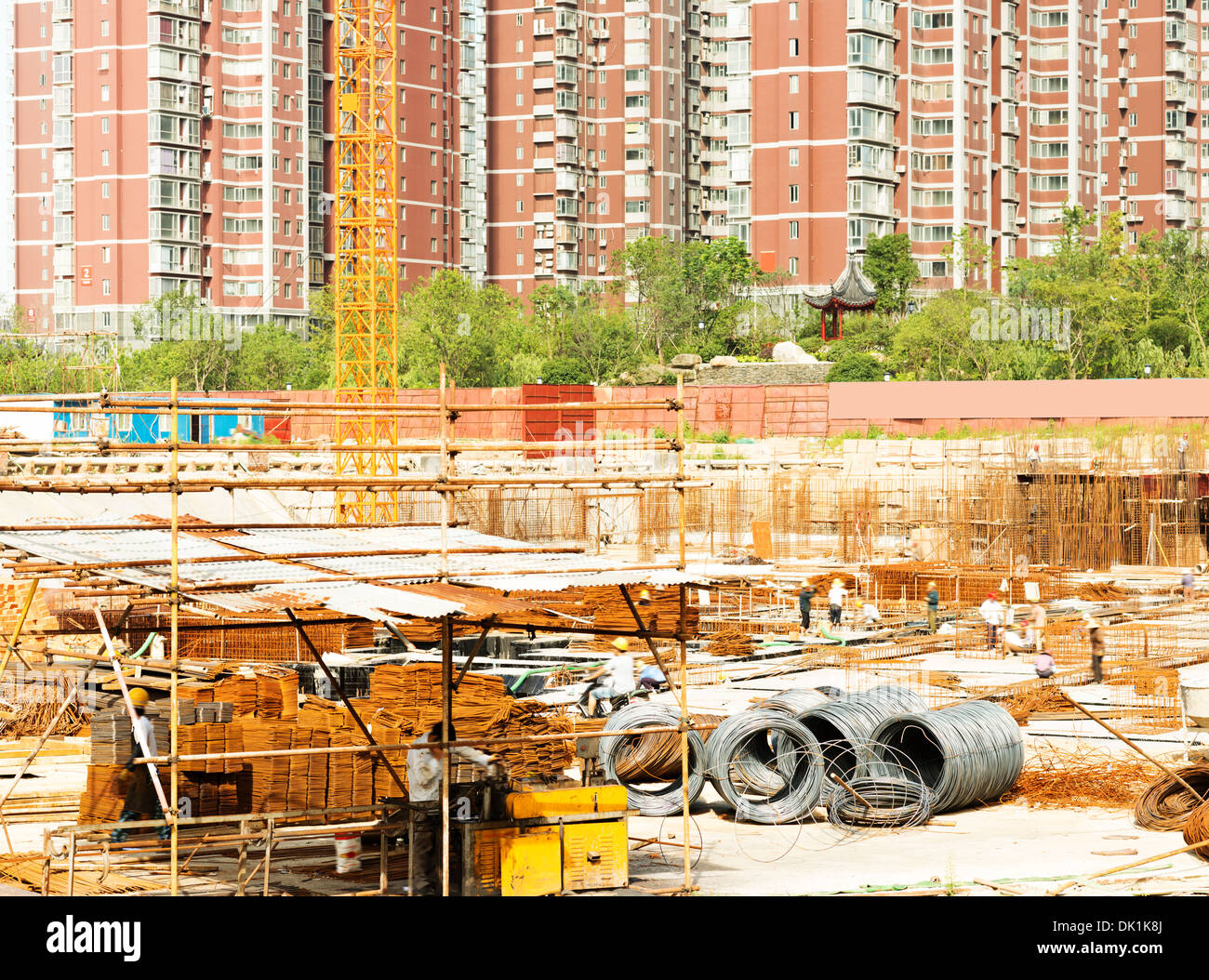 building under construction with workers Stock Photo - Alamy