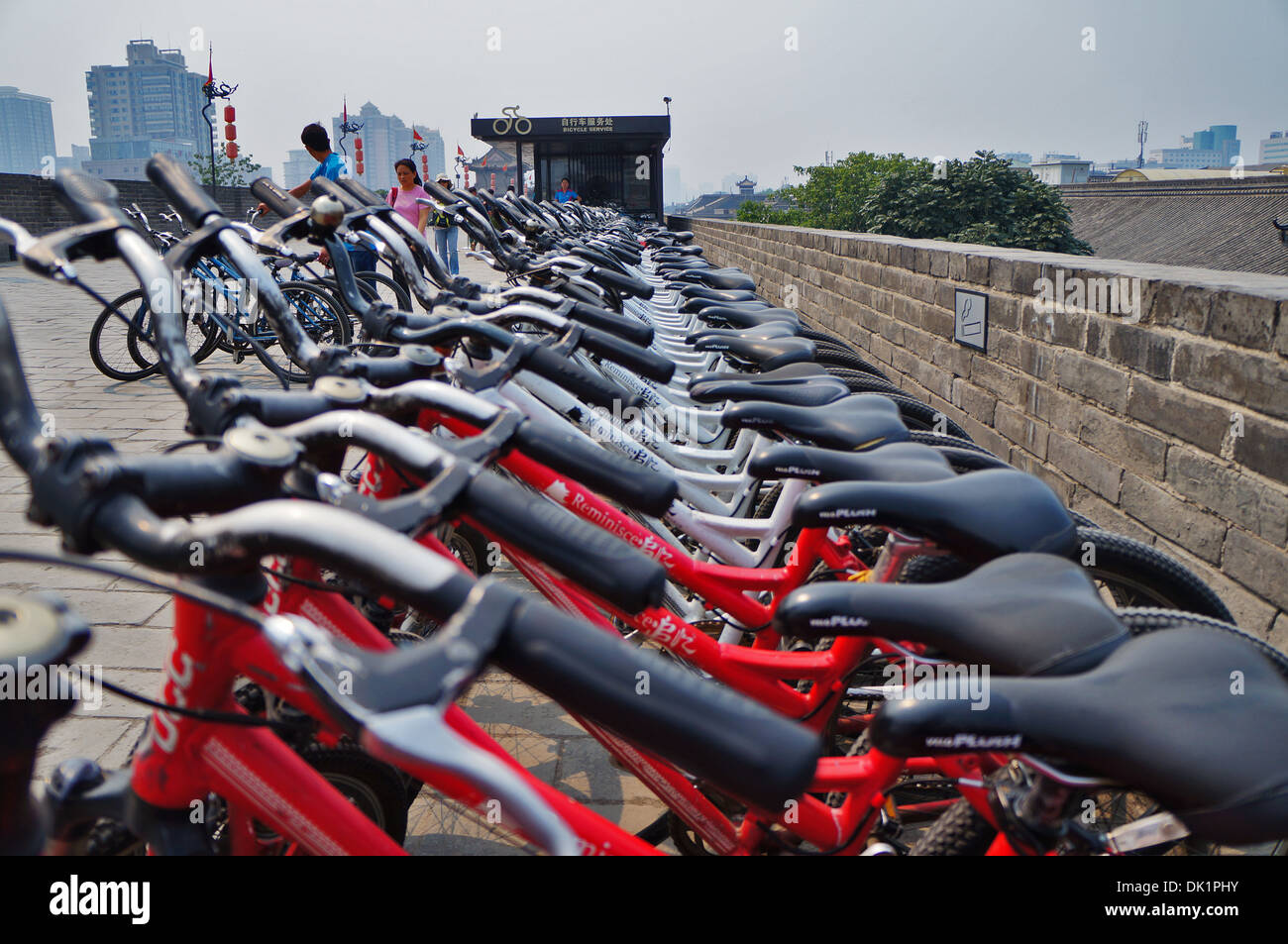 Bicycles for rent on Xian City Wall, China Stock Photo - Alamy