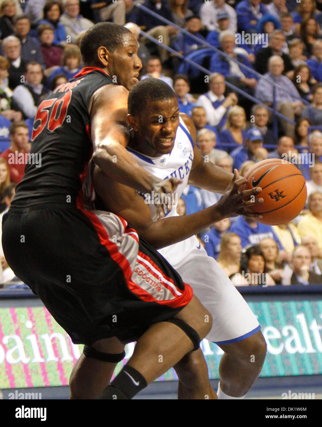 Jan. 29, 2011 - Lexington, KY - UK's Darius Miller tried to get past ...