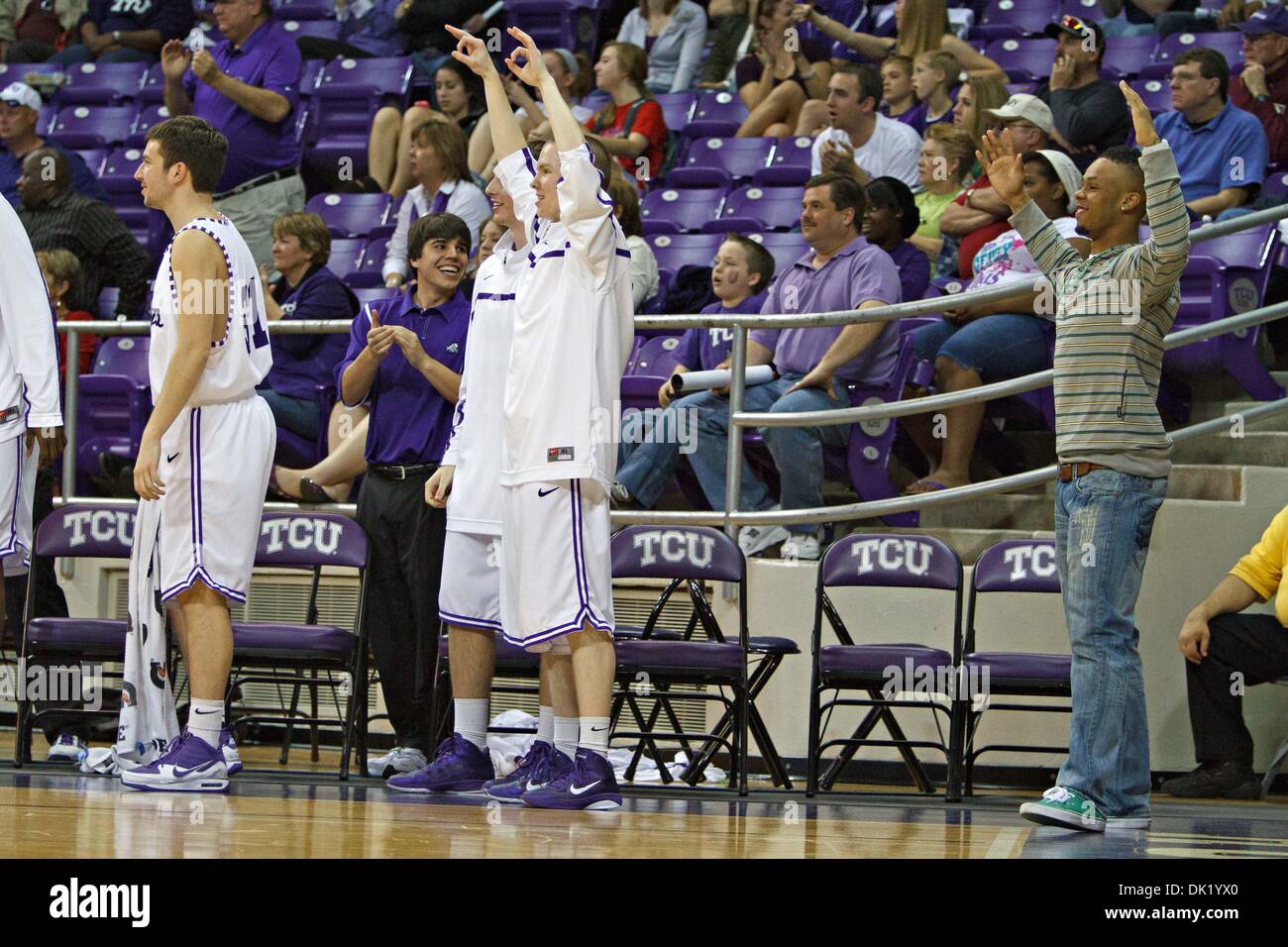Frog bench hi-res stock photography and images - Alamy