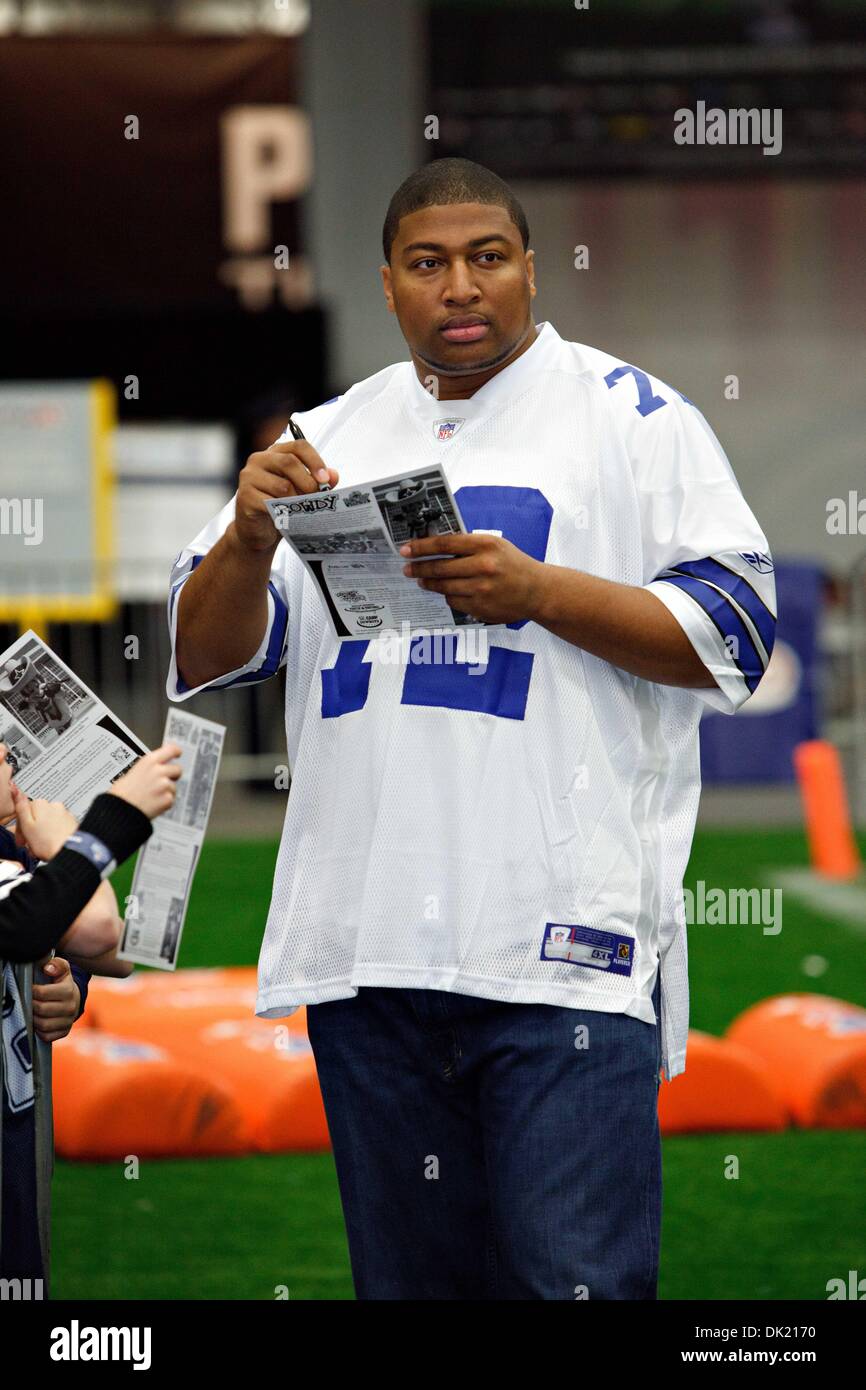 Dallas cowboys defensive end stephen hi-res stock photography and ...
