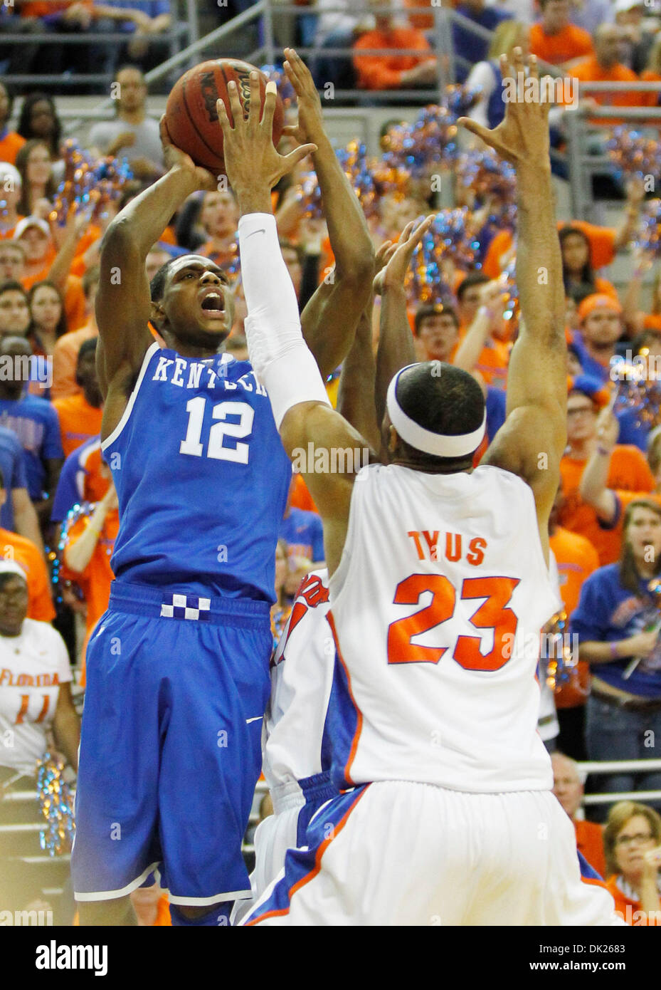 Feb. 5, 2011 - Gainesville, Ky., US - Kentucky's Brandon Knight scored ...