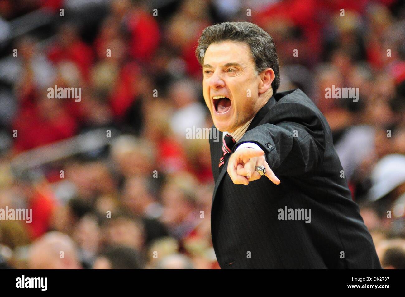 Louisville cardinals head coach rick pitino hi-res stock photography ...