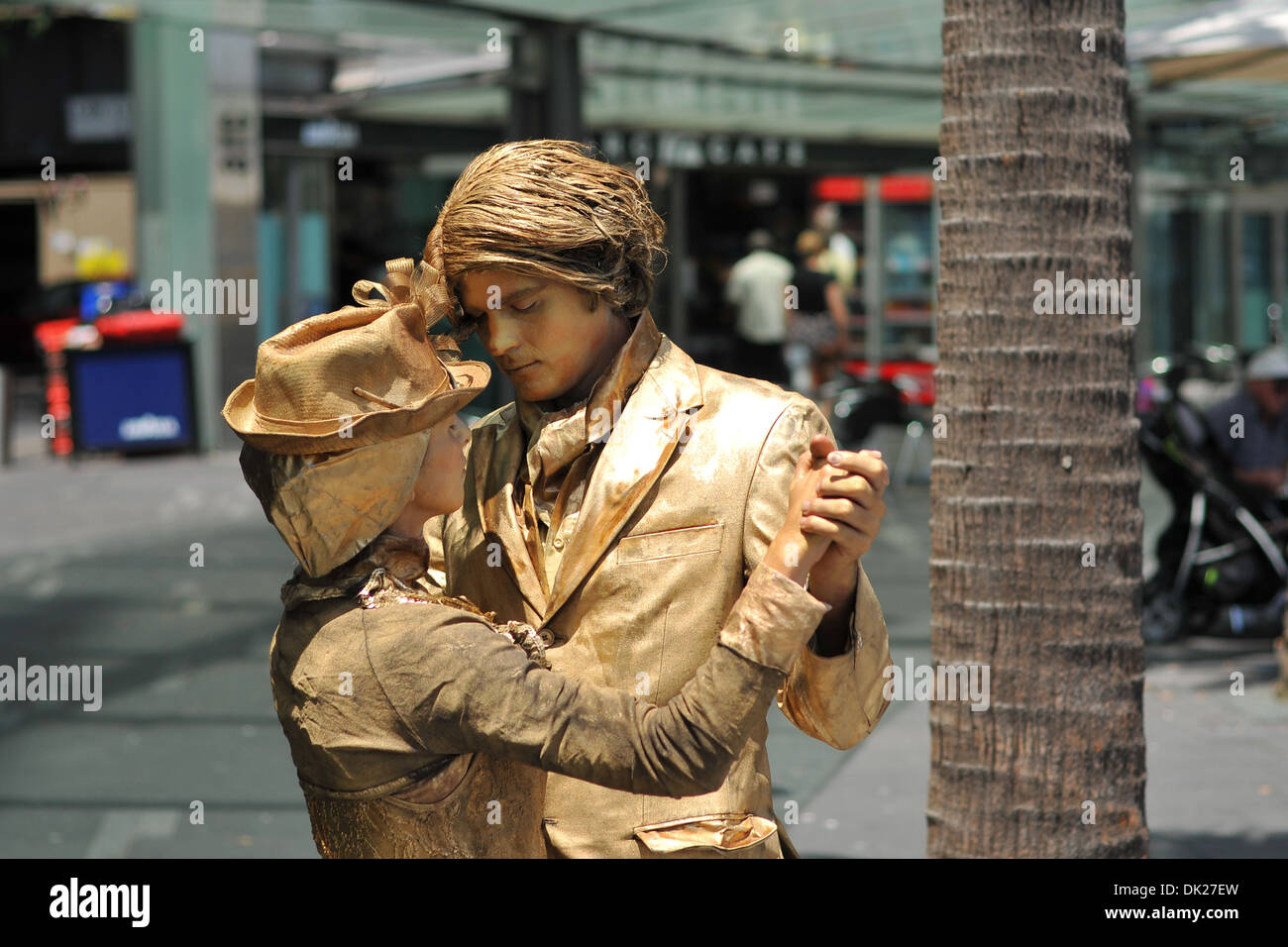 Dancers dancer couple golden gold hi-res stock photography and images ...