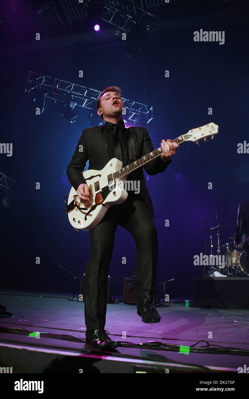 Las Vegas, Nevada, USA. 1st Dec, 2013. Guitarist Ryan Ross of the rock ...