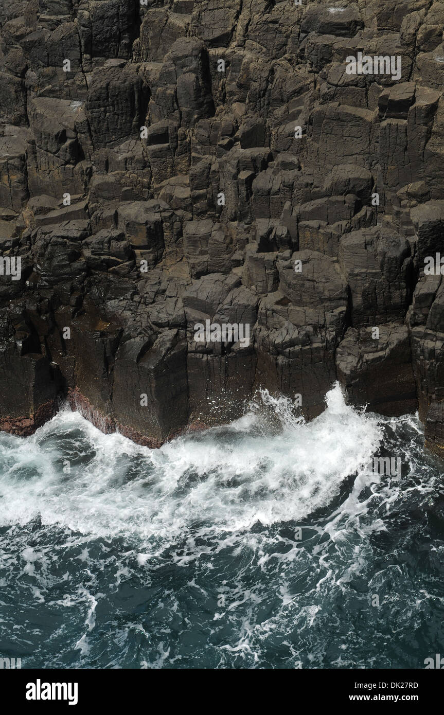 Kiama Rock Cliffs under Lighthouse Stock Photo - Alamy