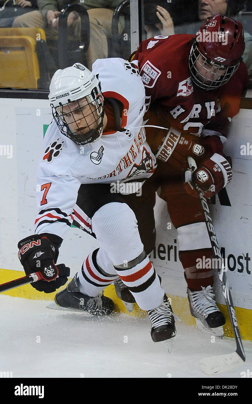 College hockey beanpot hi-res stock photography and images - Alamy