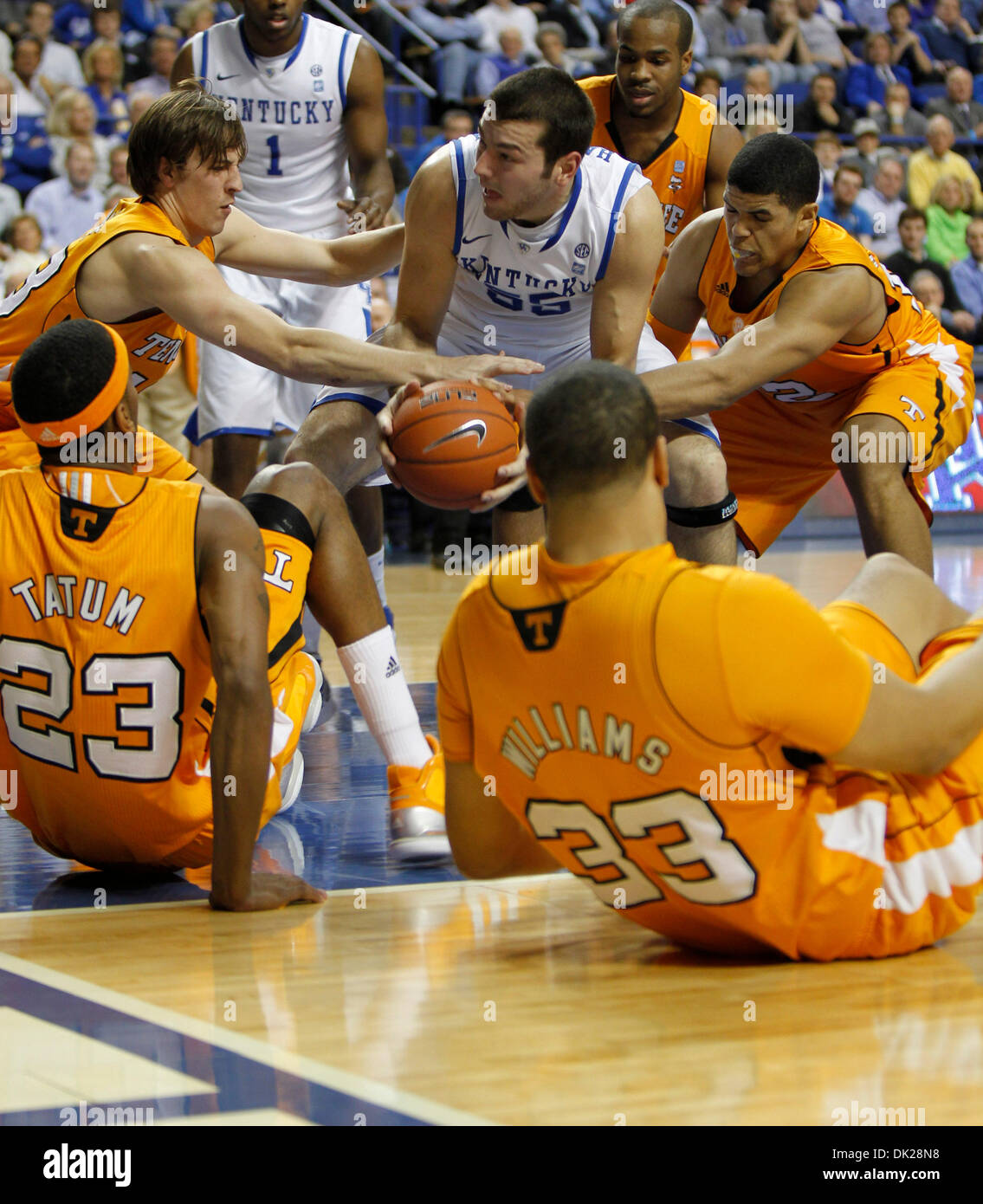 University of kentucky lexington basket hi-res stock photography and ...