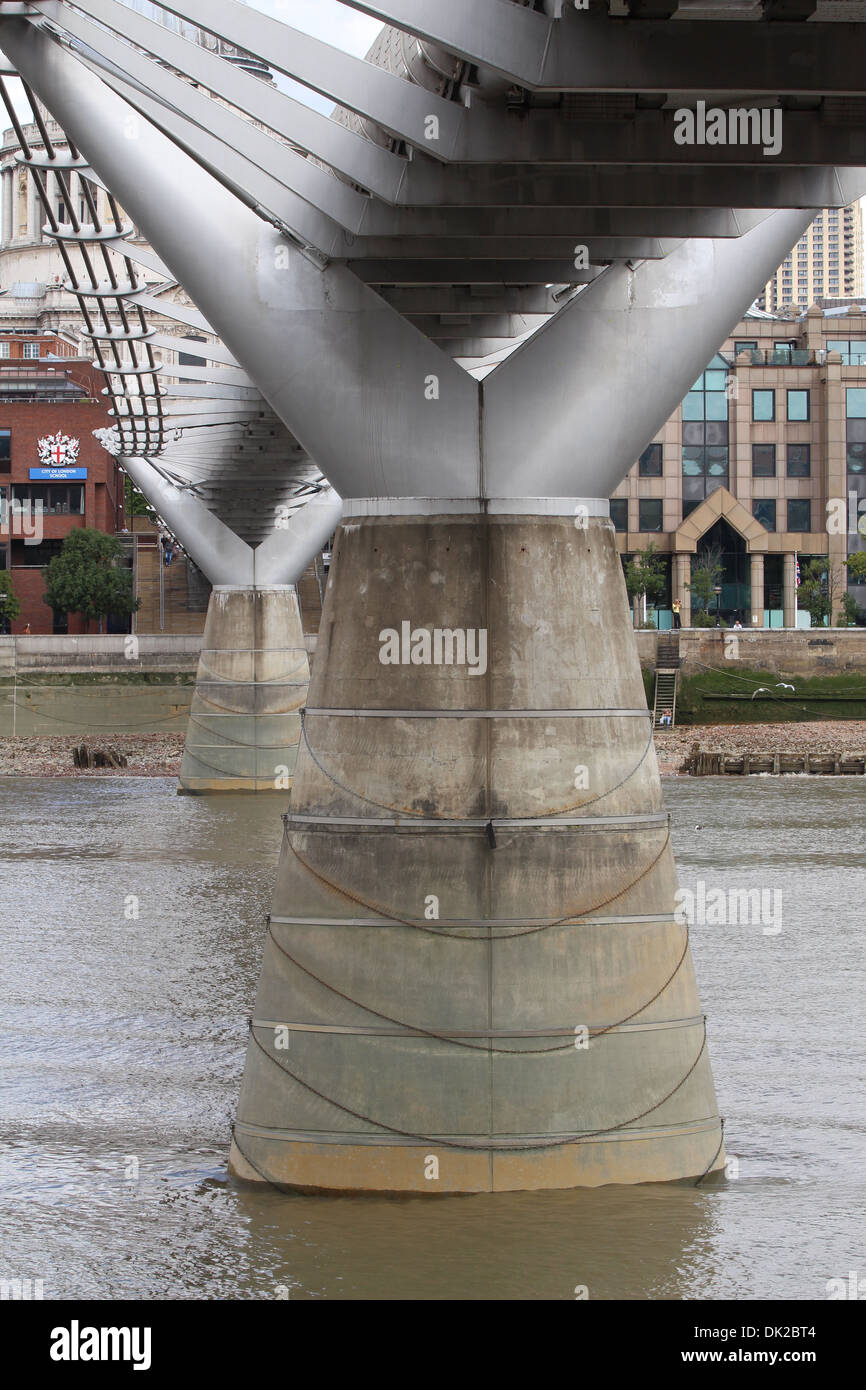 Pedestrain footbridge hi-res stock photography and images - Alamy