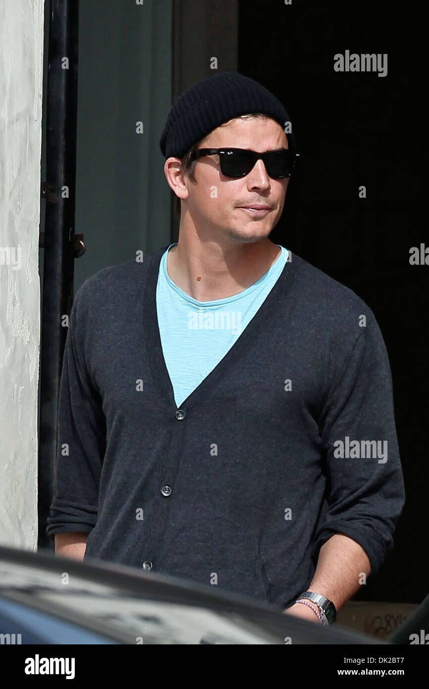 Josh Hartnett Josh Hartnett and Amanda Seyfried leaving Melrose Art ...