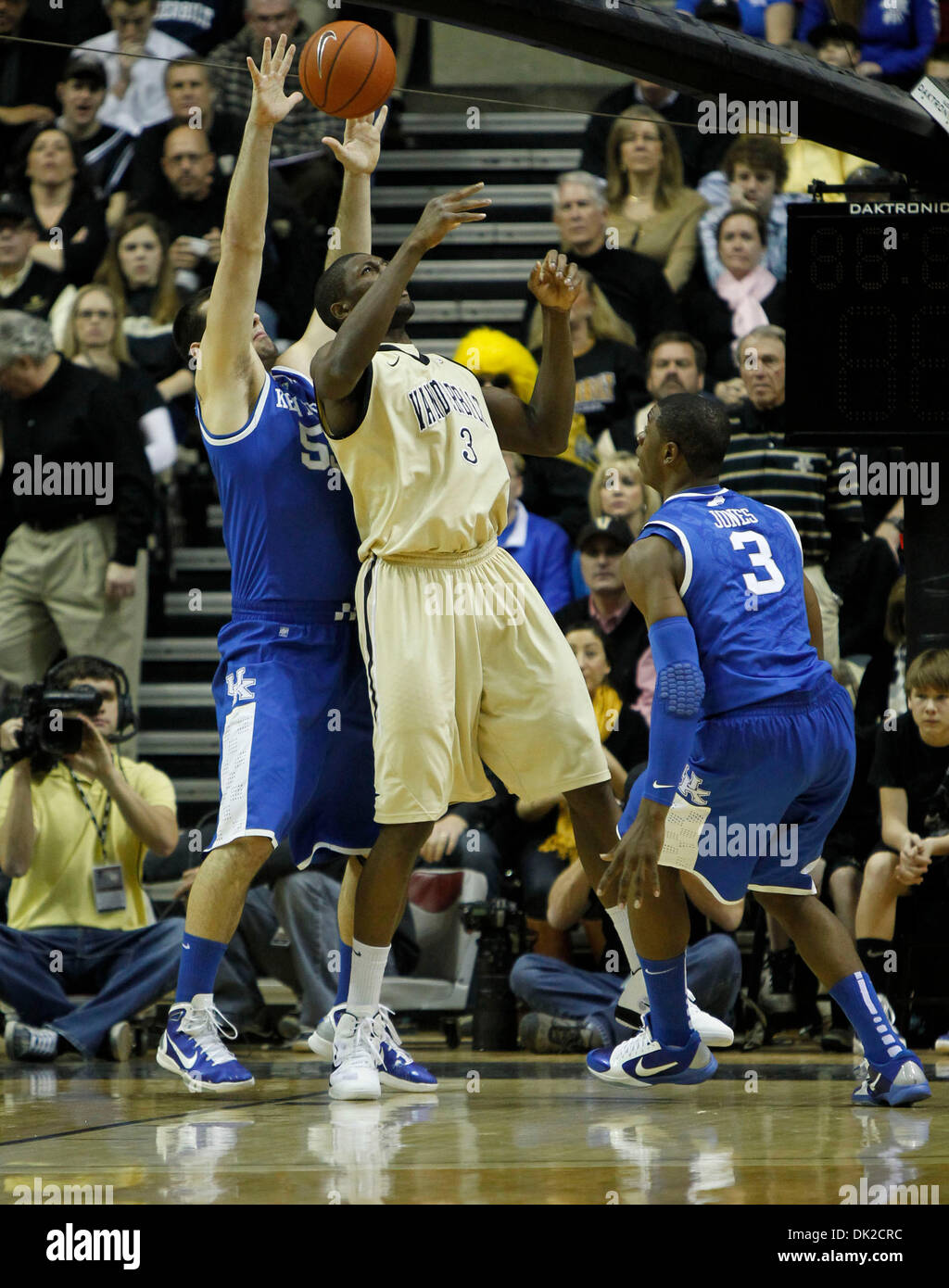 Feb. 12, 2011 - Nashville, TN, USA - Kentucky Wildcats forward Josh ...