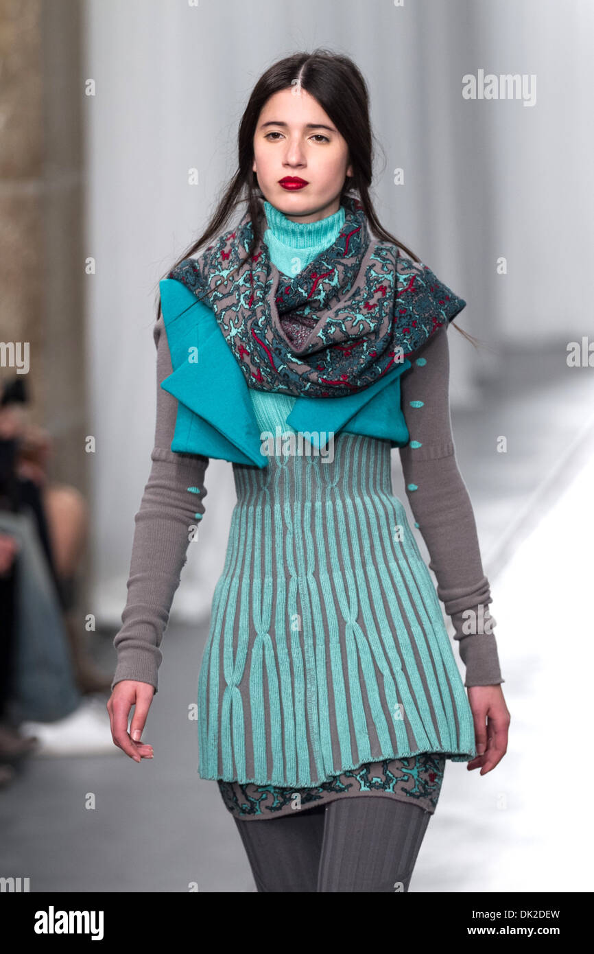 Model Portugal Fashion Week- Fall/Winter 2012- Susanna Bettencourt ...
