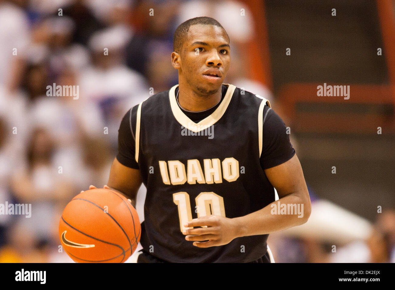 Feb. 12, 2011 - Boise, Idaho, U.S - Idaho's Landon Tatum (10) brings ...