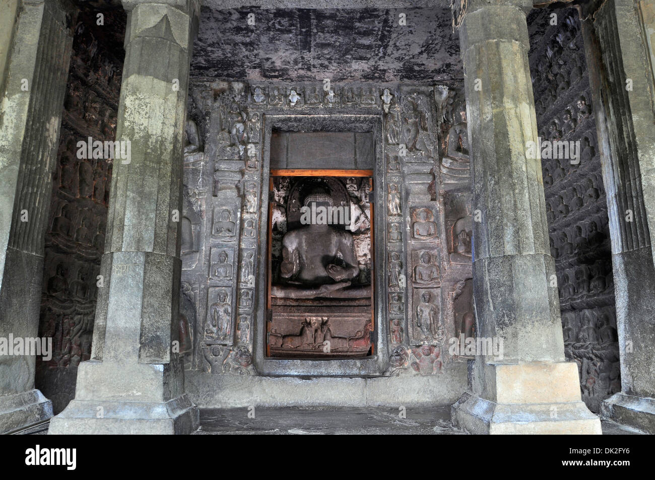 Cave 07: Sanctum with Buddha. Ajanta Caves, Aurangabad, Maharashtra ...