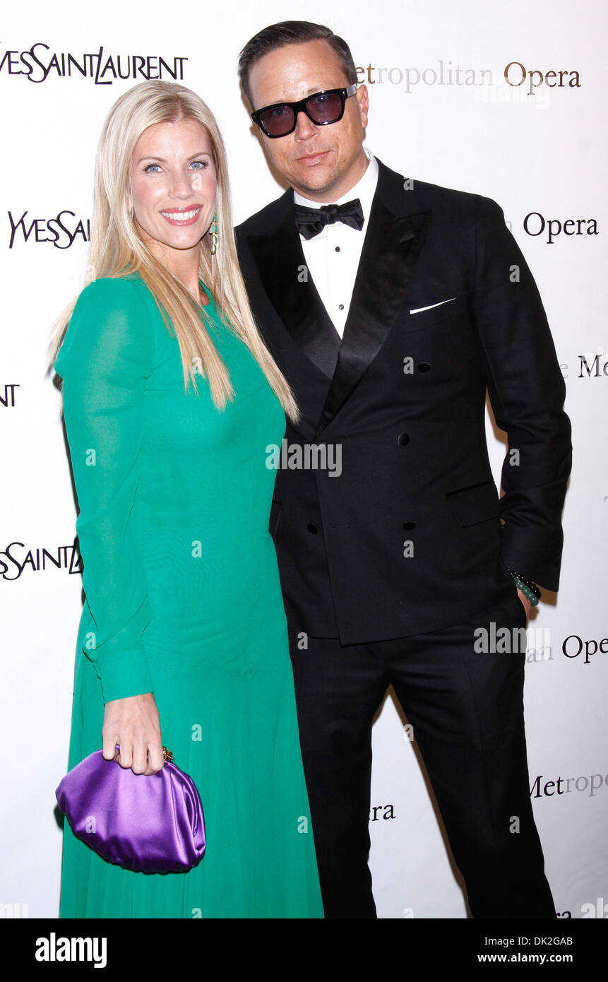 Mary Cryder and Brant Cryder Metropolitan Opera's premiere of 'Jules ...