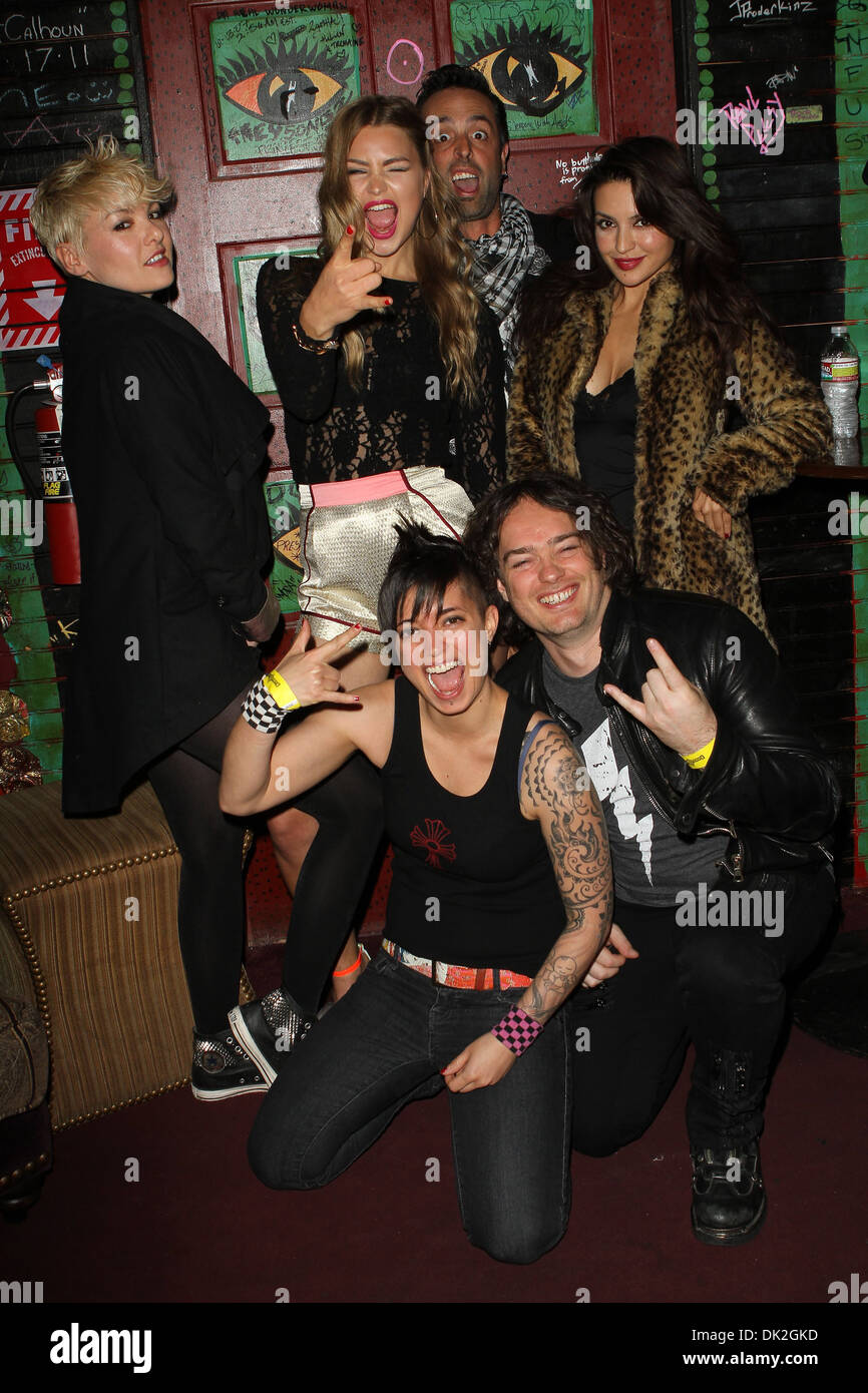 Jennifer Ackerman & Bella Tech Jennifer Ackerman and her band Bella ...