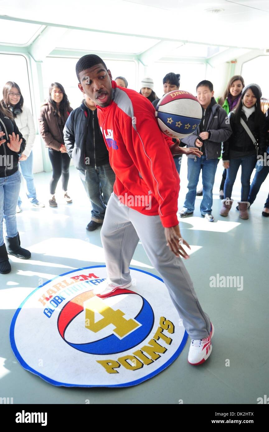 Feb. 15, 2011 - Manhattan, New York, U.S. - BUCKETS BLAKES shows off ...