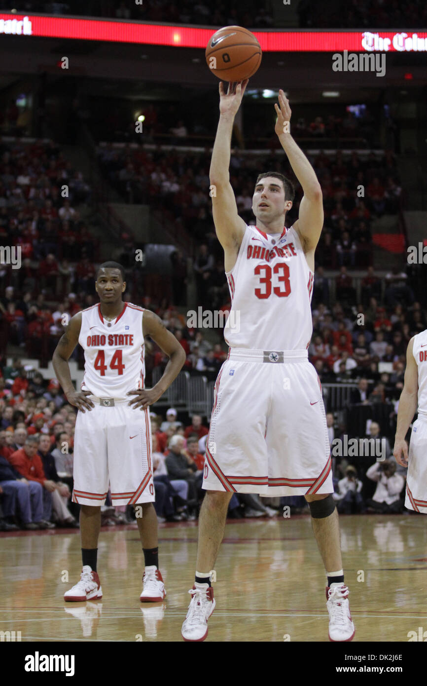 Feb. 15, 2011 - Columbus, Ohio, U.S.A - Ohio State Buckeyes guard Jon ...