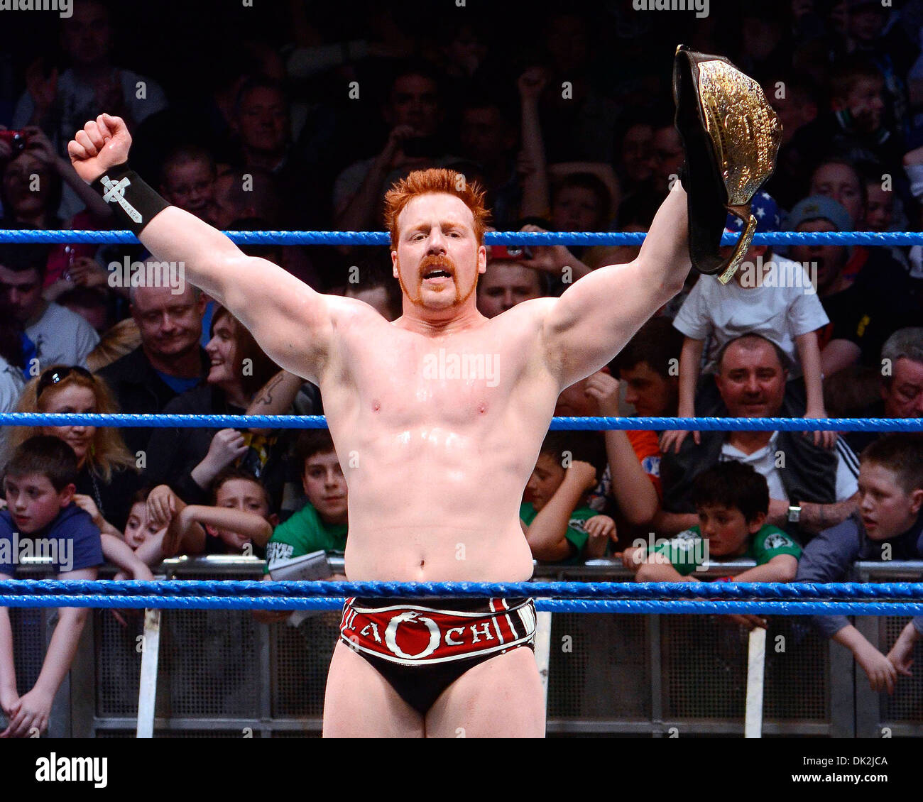 WWE Superstar Sheamus retains his World Heavyweight title in an epic ...