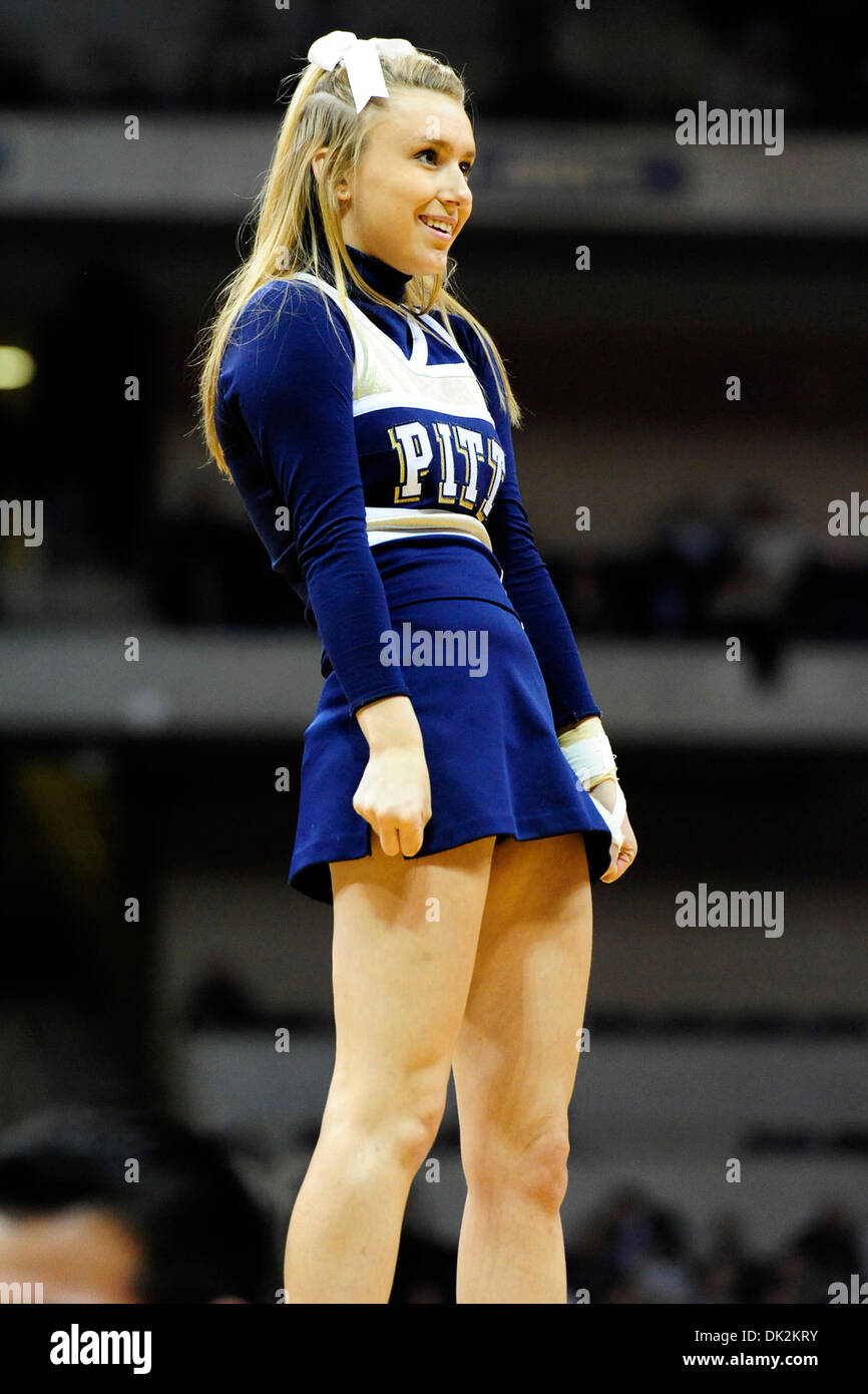 Pittsburgh panther cheerleader hi-res stock photography and images - Alamy