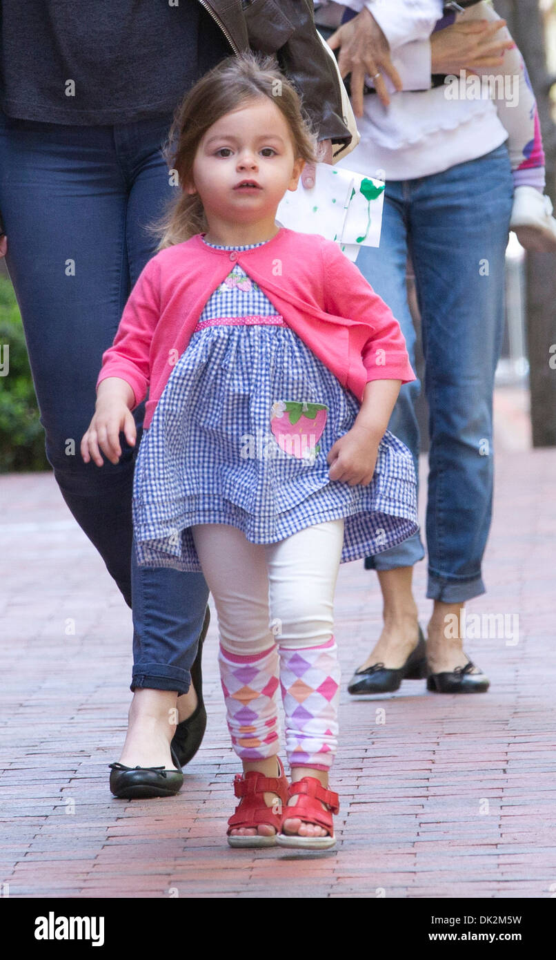 Tabitha Broderick Sarah Jessica Parker picks up her twin daughters ...