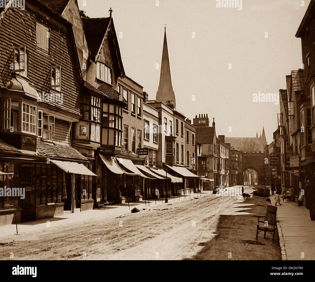 High street victorian period hi-res stock photography and images - Alamy
