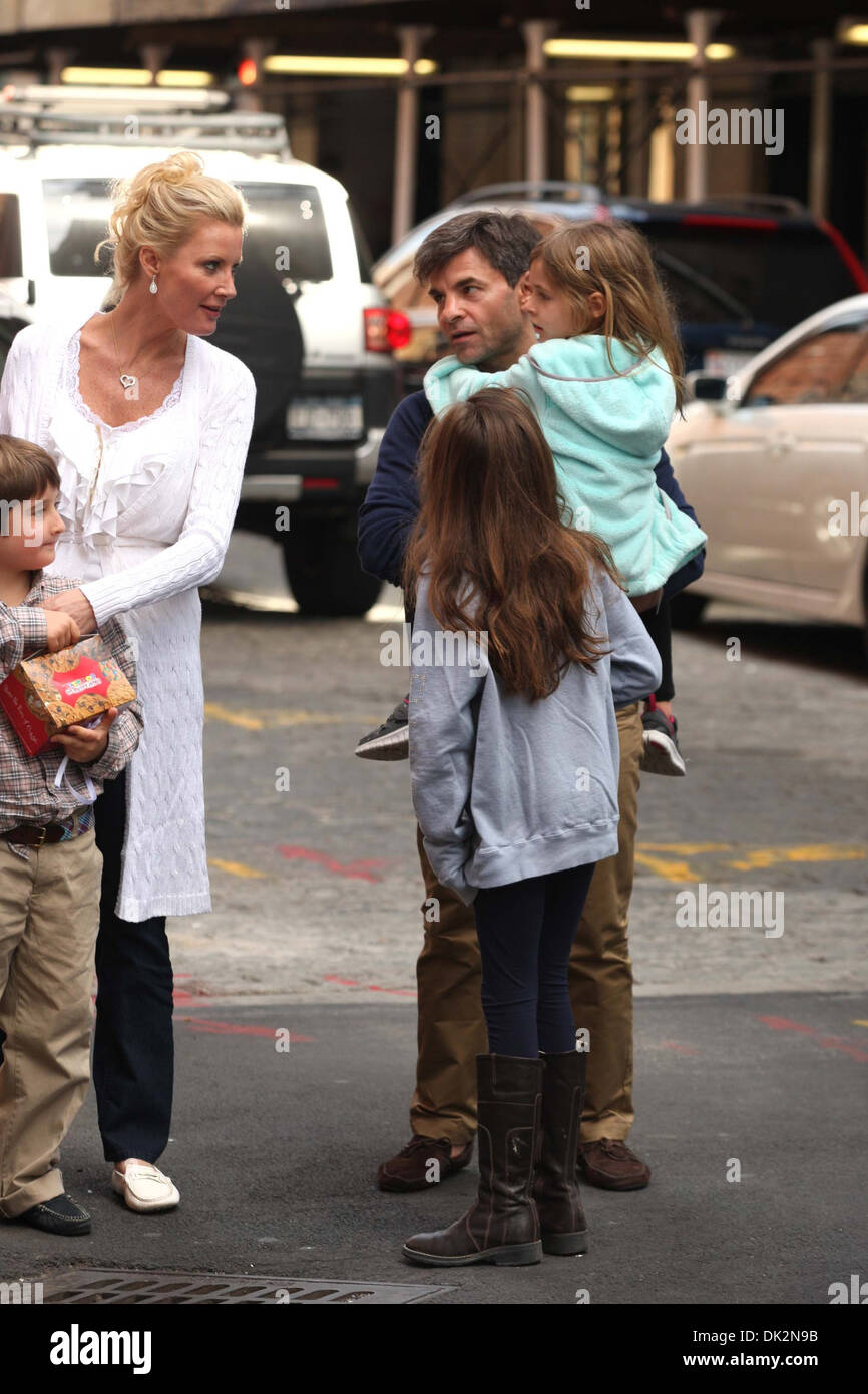 Kids seen out hi-res stock photography and images - Alamy