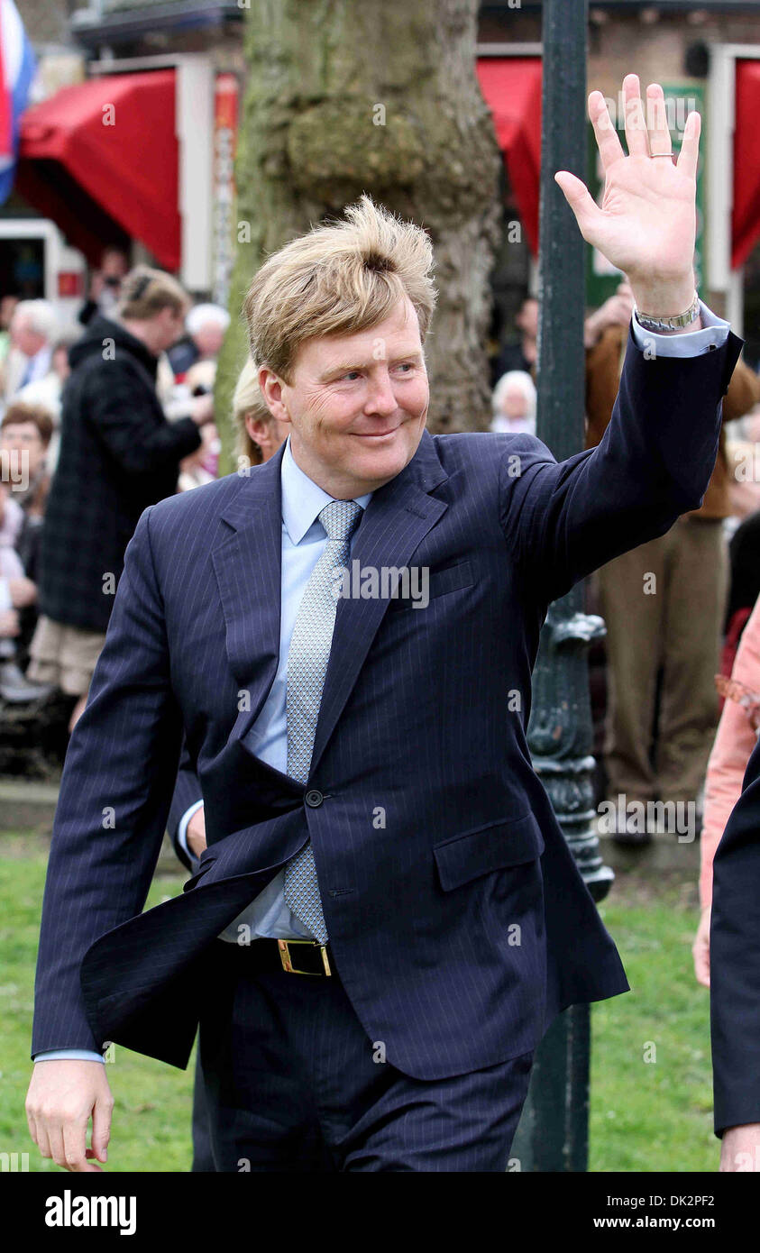 Prince Willem-Alexander of Netherlands Prince Willem-Alexander visits ...