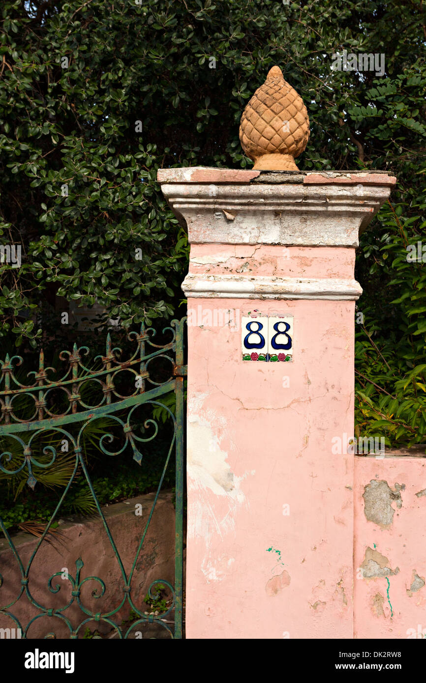 Concrete gate post hi-res stock photography and images - Alamy