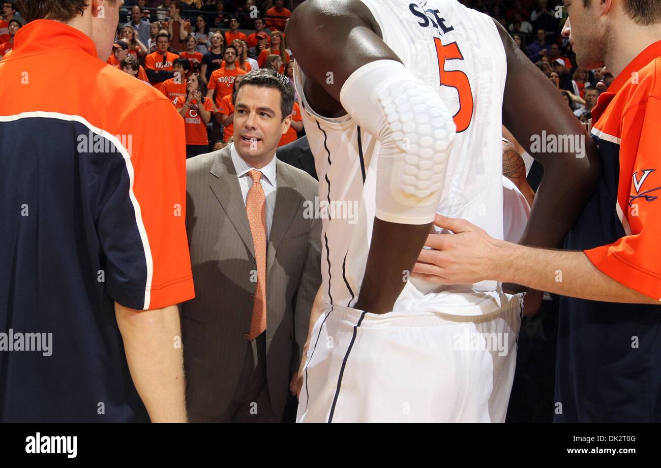 Tony bennett head basketball coach hi-res stock photography and images ...