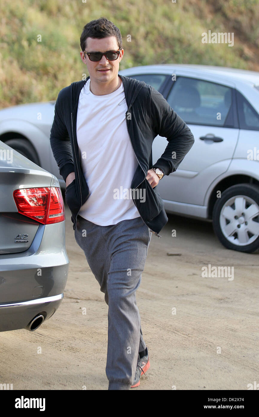 Orlando Bloom and his son Flynn Bloom go hiking in Runyon Canyon Park ...