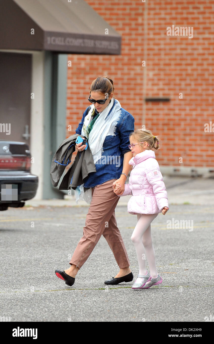 Jennifer Garner and eldest daughter Violet Affleck are seen on their ...
