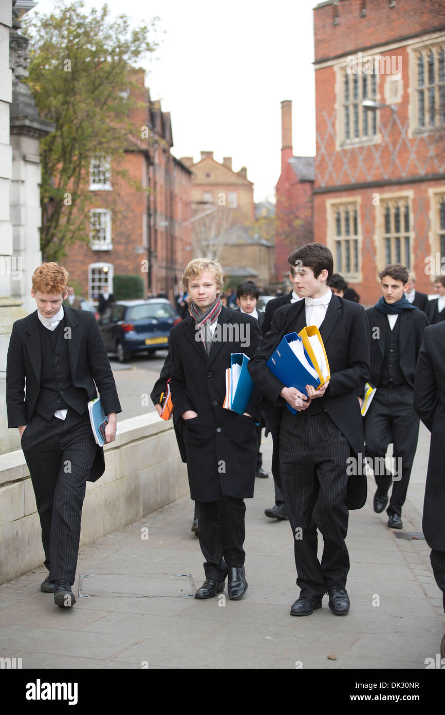 Eton College, English independent boarding school for boys near Windsor ...